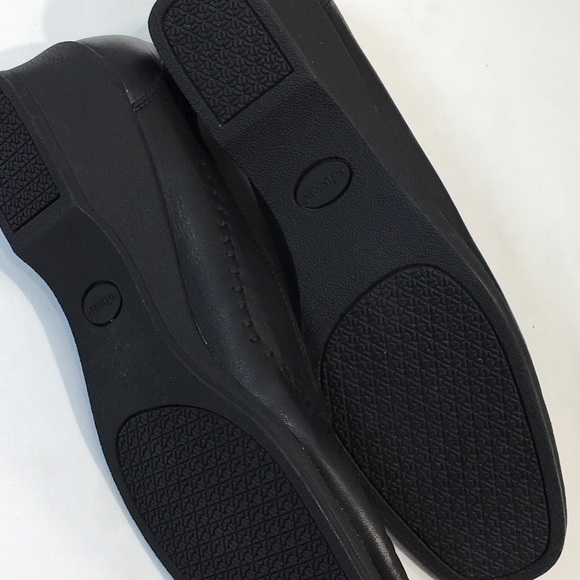 Softspots | Shoes | Softspots Black Pierced Leather Loafer Moc Narrow ...